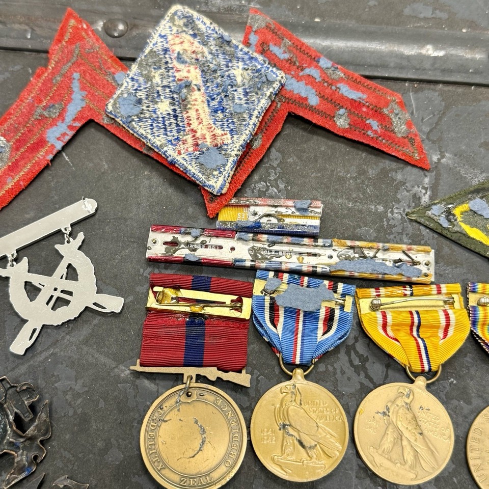 Original WWII USMC Marine Corps Medal Grouping Ega Pins Patches | eBay