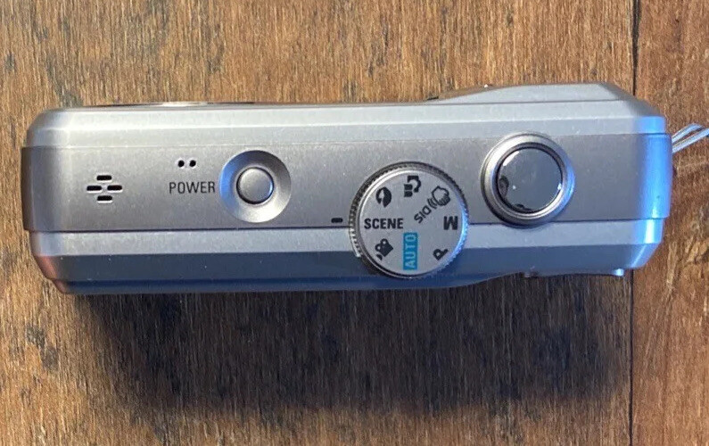 Samsung D860 8.2 MP Megapixel Kompakt Digitalkamera - Silber ...