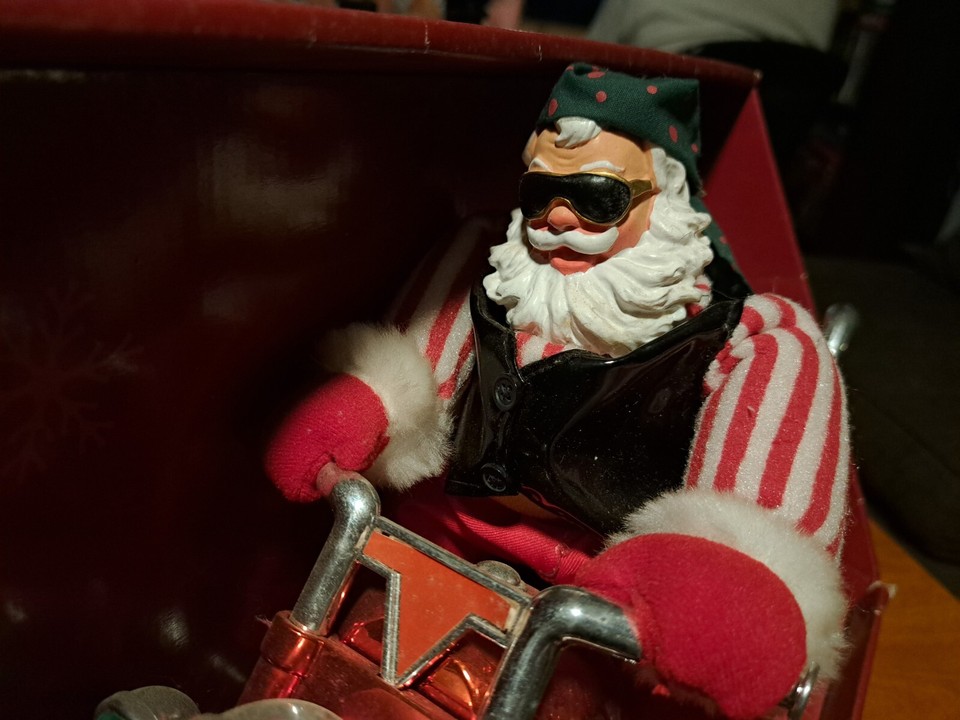 HOLIDAY TIME MOTORCYCLE SANTA -MOTION MUSIC AND LIGHT battery operated ...