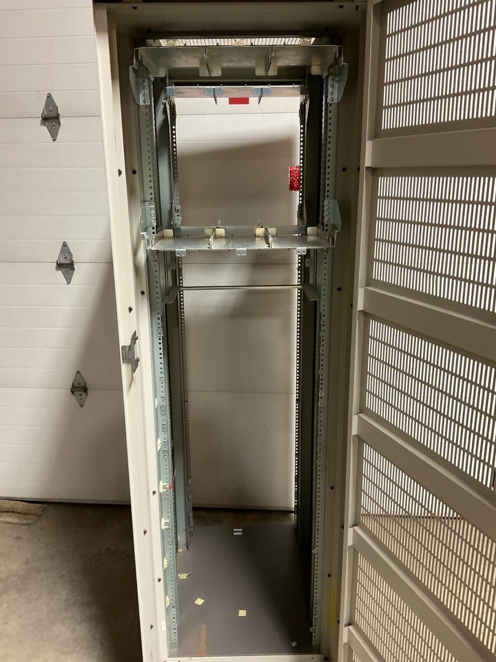 DEC DIGITAL Equipment Corp 19” rack mount equipment network Cabinet 79 ...