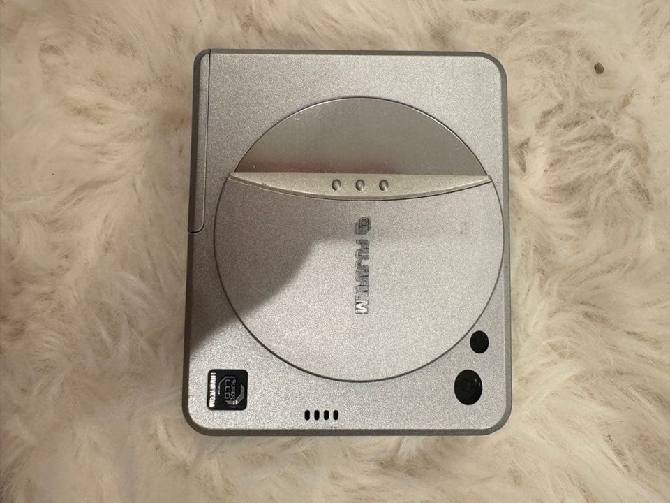 Fuji FinePix 50i Digital Camera No Accessories Needed No Customs Fees ...