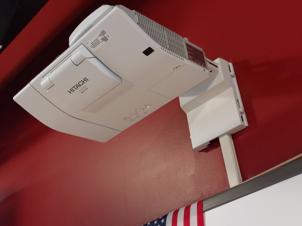 Interactive Smart Board SB680 (77") With Hitachi CP-A352WN projector | eBay