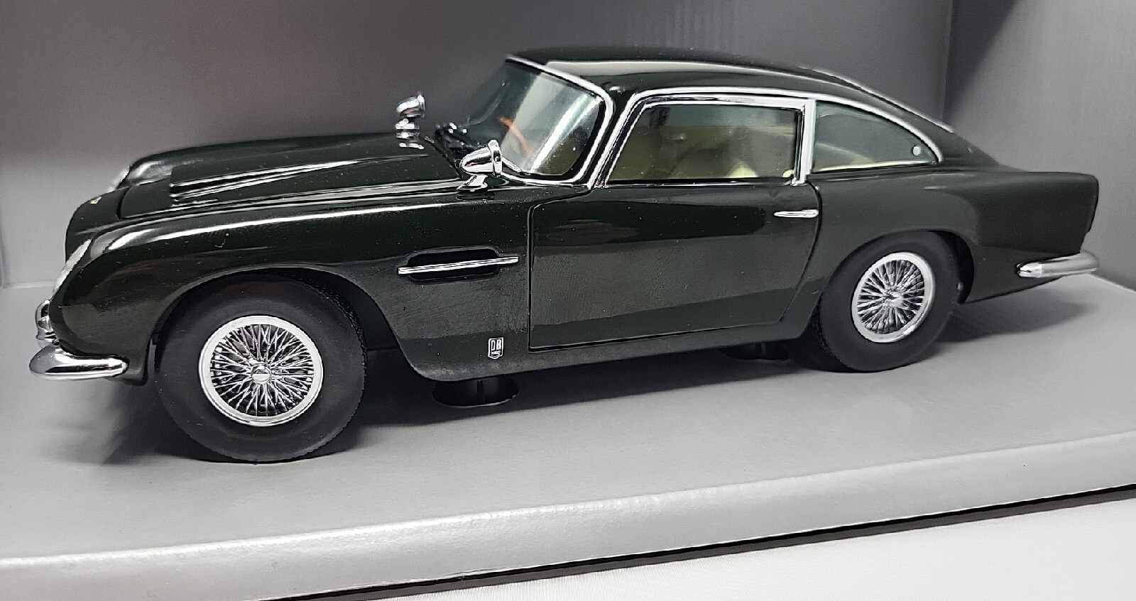 Sun Star 1963 Aston Martin DB5 Die Cast 1:18 Black | eBay