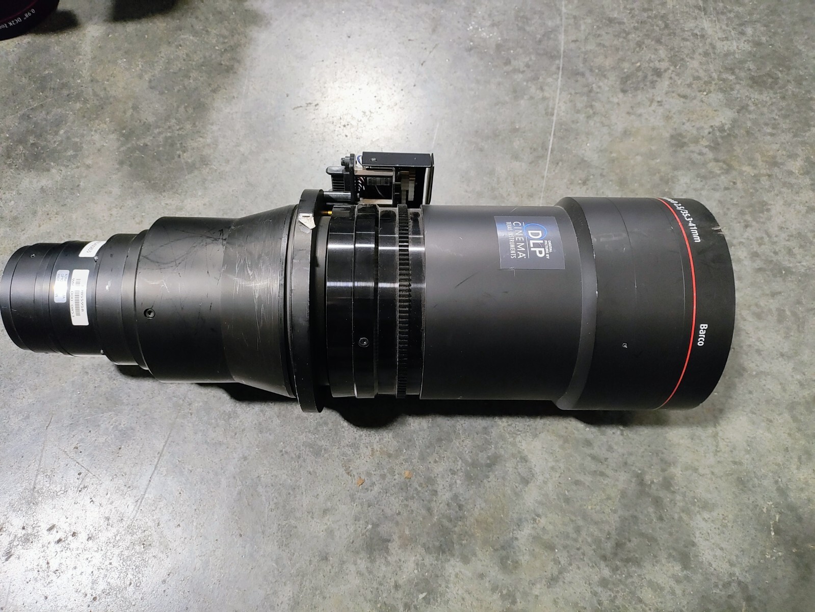 Barco DCP/DCI Projection Lens 1.25-1.45 (R9855958) | eBay