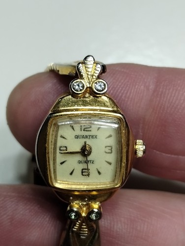 Vintage Quartex Gold Tone Quartz Analog Ladies Watch Made In Hong Kong | eBay