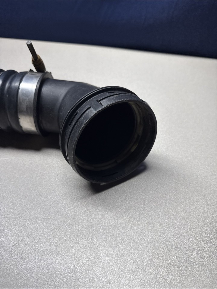 LBZ-LMM PASS SIDE INTERCOOLER PIPE COLD SIDE DURAMAX DIESEL 6.6 OEM GM ...