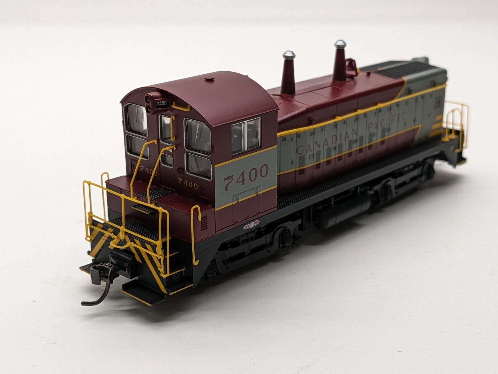 Proto 2000 HO SW9 - Canadian Pacific / CP "Block" #7400 - DC | eBay