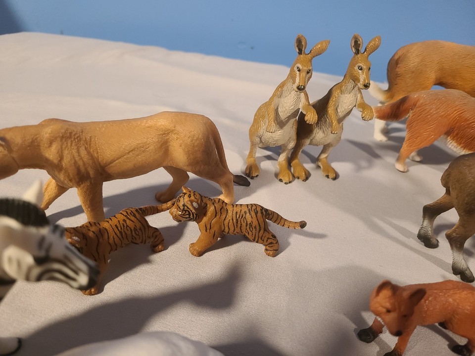 Mix Lot of 100 Animals Schleich Mojo Chap Mei Ertl Funrise Horse Farm ...