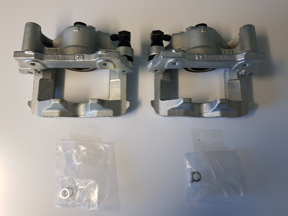 NEW GENUINE LEXUS IS200D IS220D IS250 IS300H REAR BRAKE CALIPERS PAIR ...