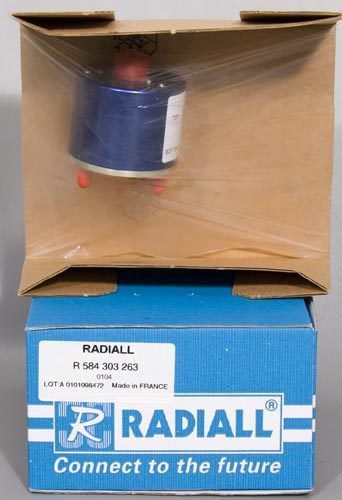 NEW Radiall SP5T .8-3 GHz 28 VDC RF SMA Coaxial Switch R584.303.263 ...
