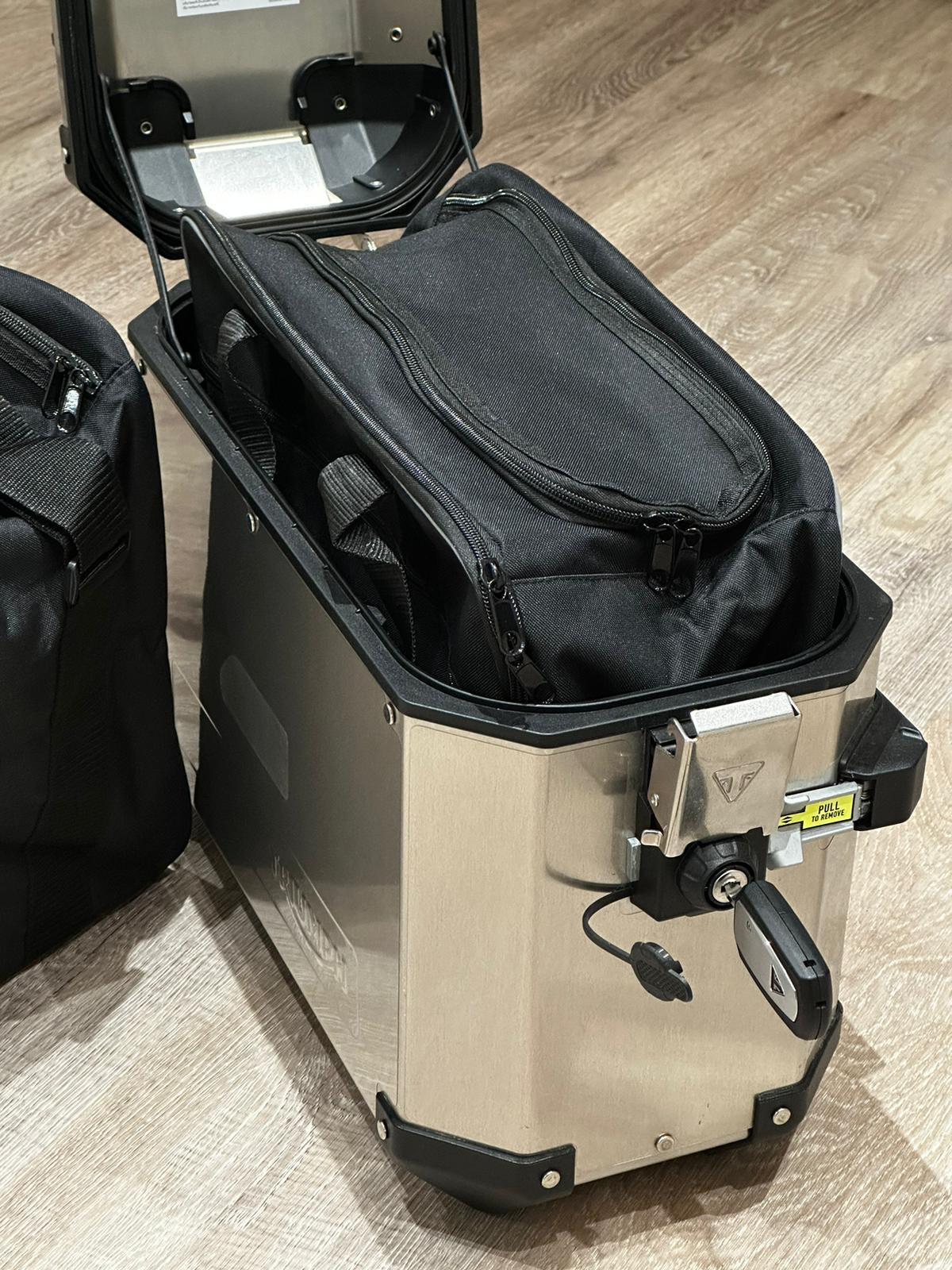 PANNIER LINER BAGS & TOP BOX BAG TO FIT TRIUMPH EXPEDITION ALUMINIUM ...