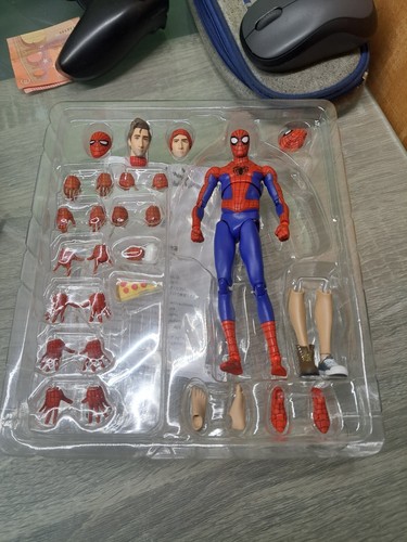Mafex 235 Peter B Parker Spider-man broken action figure | eBay