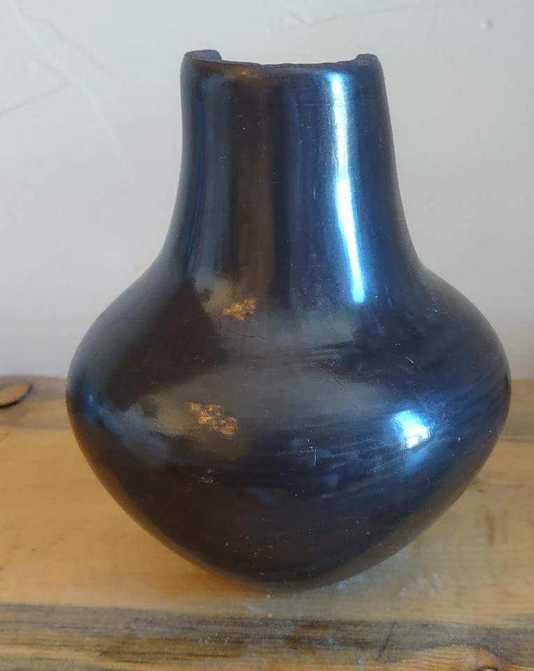 Angela Salazar Santa Clara Native American Pueblo Pottery Vase Signed 5 ...