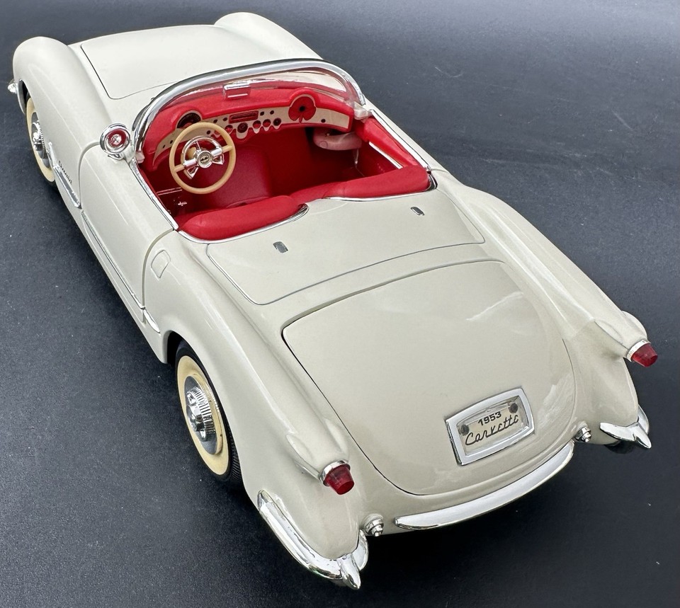 Mira Solido 1953 Chevrolet Corvette 1:18 Scale Die Cast Model ...