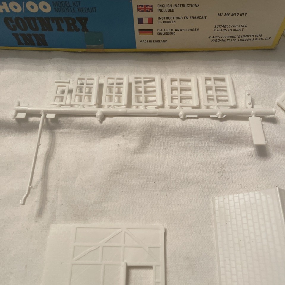 HO/OO Gauge Country Inn Building Kit By Airfix | eBay UK
