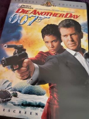 Die Another Day (DVD, 2003, 2-Disc Set, Widescreen Special Edition ...