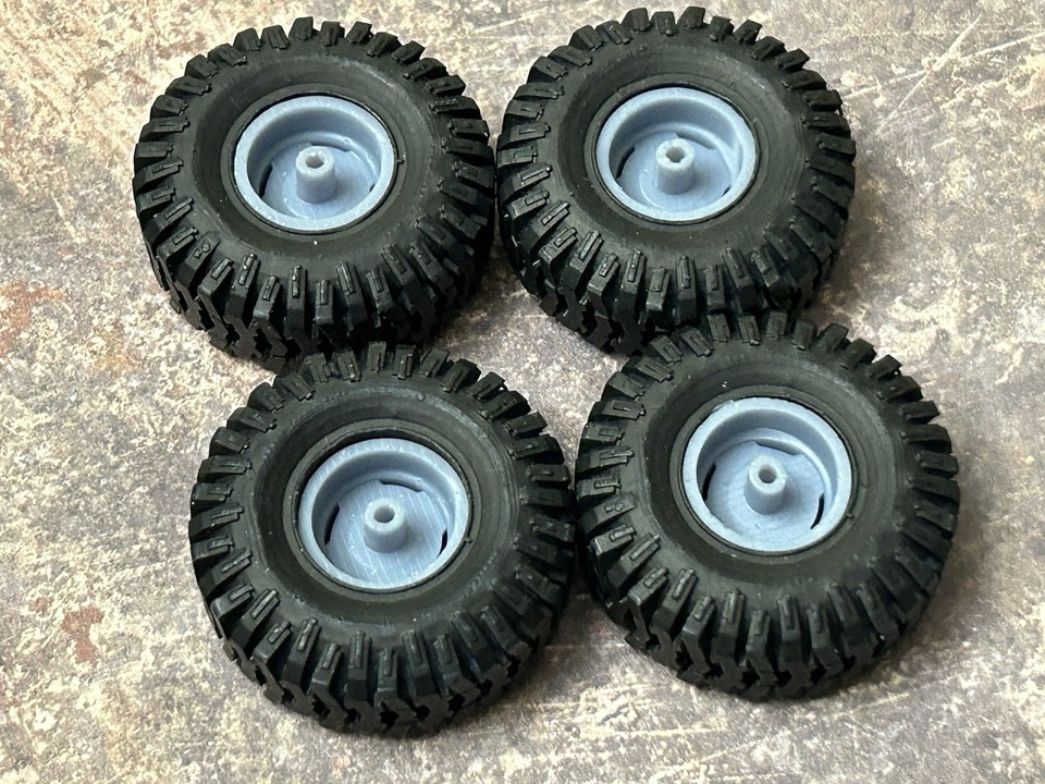 1/24 Scale: 15-Inch “4-slot Steelie” Wheels W/ Huge 35-inch Mud Tires ...