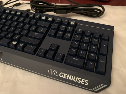 Razer BlackWidow Ultimate Stealth Backlit Mechanical Keyboard 2013 Evil ...