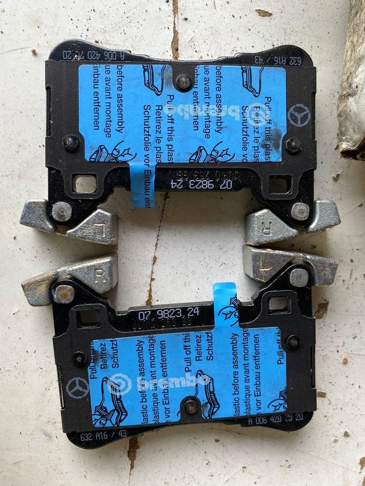 Genuine Mercedes-Benz W204 C63 AMG Rear Brake Pads P/N A0074209320 ...