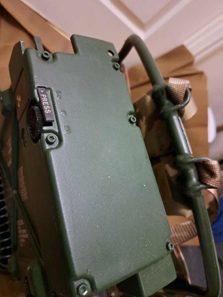 Renovated CLANSMAN PRC 351 352 MILITARY RADIO WITH SURF. Standard Carry ...