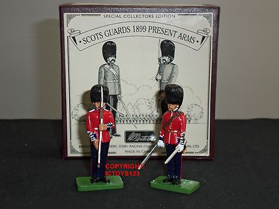 BRITAINS 00256 SCOTS GUARDS 1899 PRESENT ARMS METAL TOY SOLDIER FIGURE ...