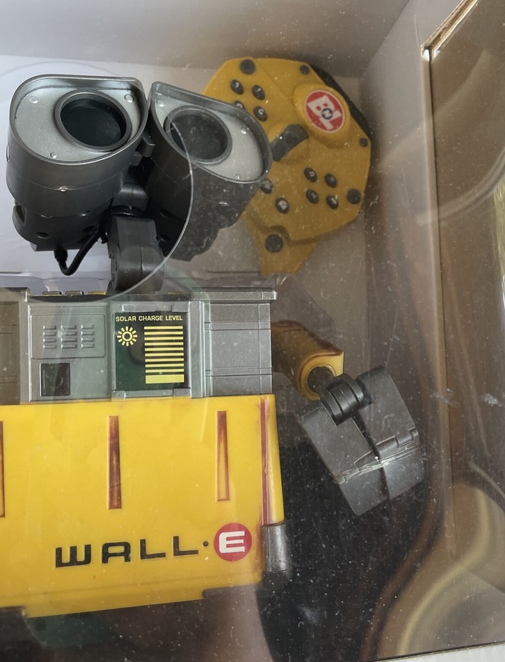 Disney Pixar's Wall-E Remote Control U-Command Robot 00095 In Box *SEE ...