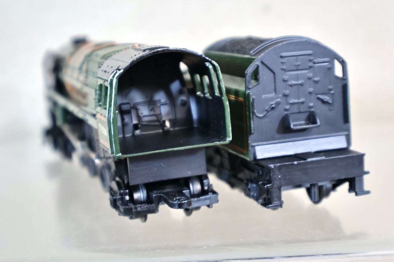 Hornby R056 OO Gauge BR Britannia Class LOCO Iron Duke 70014 Runs Has ...