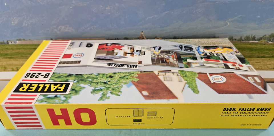 Vintage Faller HO (1:87) Scale Model Kit - Esso Gas Station w/ Car Wash ...
