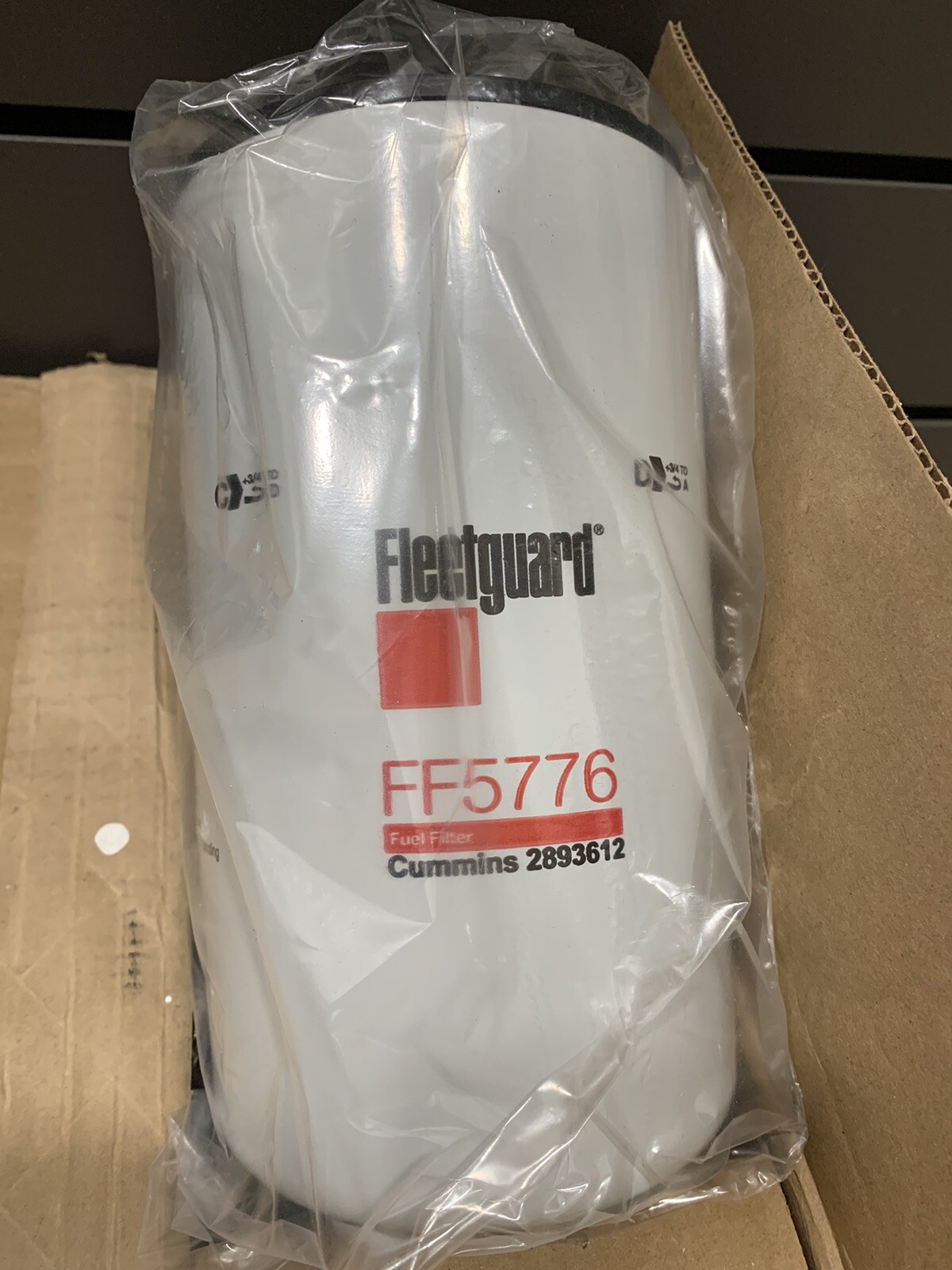 FLEETGUARD FF5776 - Cross reference oil filters