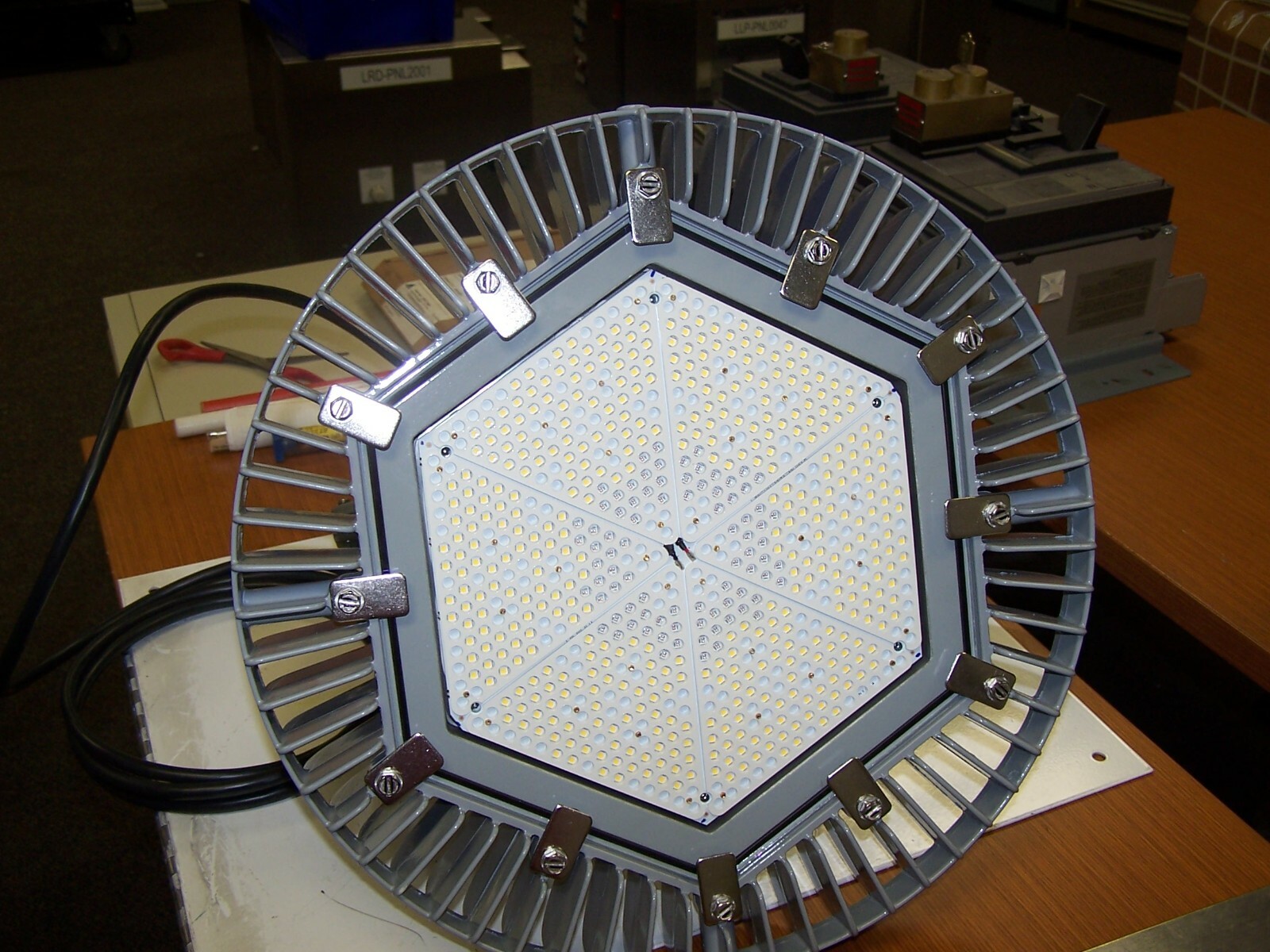 👀NEW DIALIGHT VIGILANT 129 WATT LED HIGH BAY FLOOD LIGHT 480 VAC ...