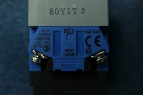 NEW IDEC ALW TW-DA1 Pushbutton RED 5-30V 1W Max 2-NO HW-C10 600V ...