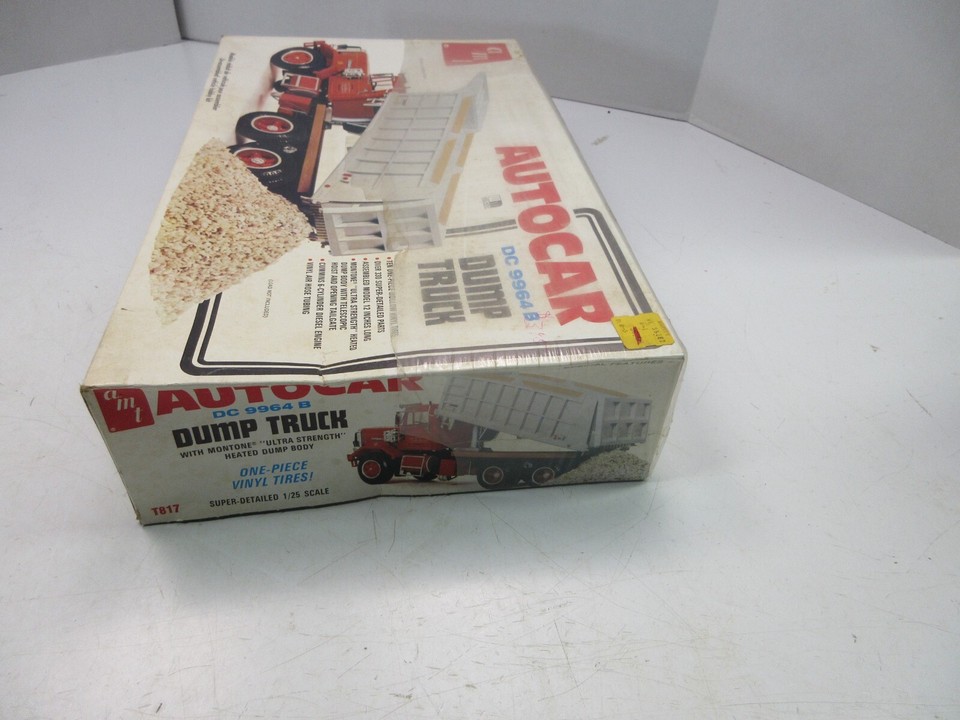 AMT Autocar DC 9964B Dump Truck Vintage Model kit 1/25 Scale Half ...