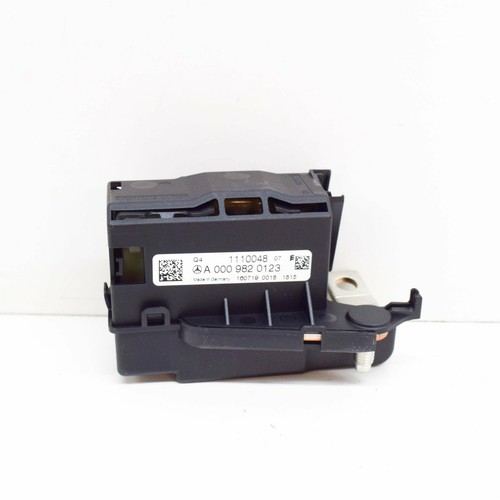 NEW MERCEDES-BENZ GLE W166 FRONT RIGHT FOOTWELL RELAY A0009820123 2016 ...