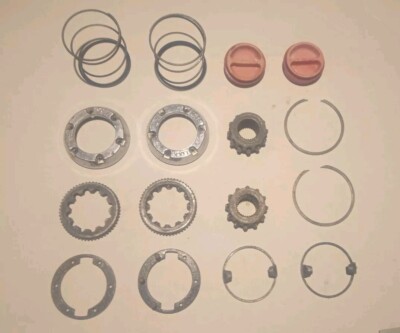 Spicer INTERNAL Dana 60 Manual Locking Hubs - 30 Spline -- Chevy Dodge ...