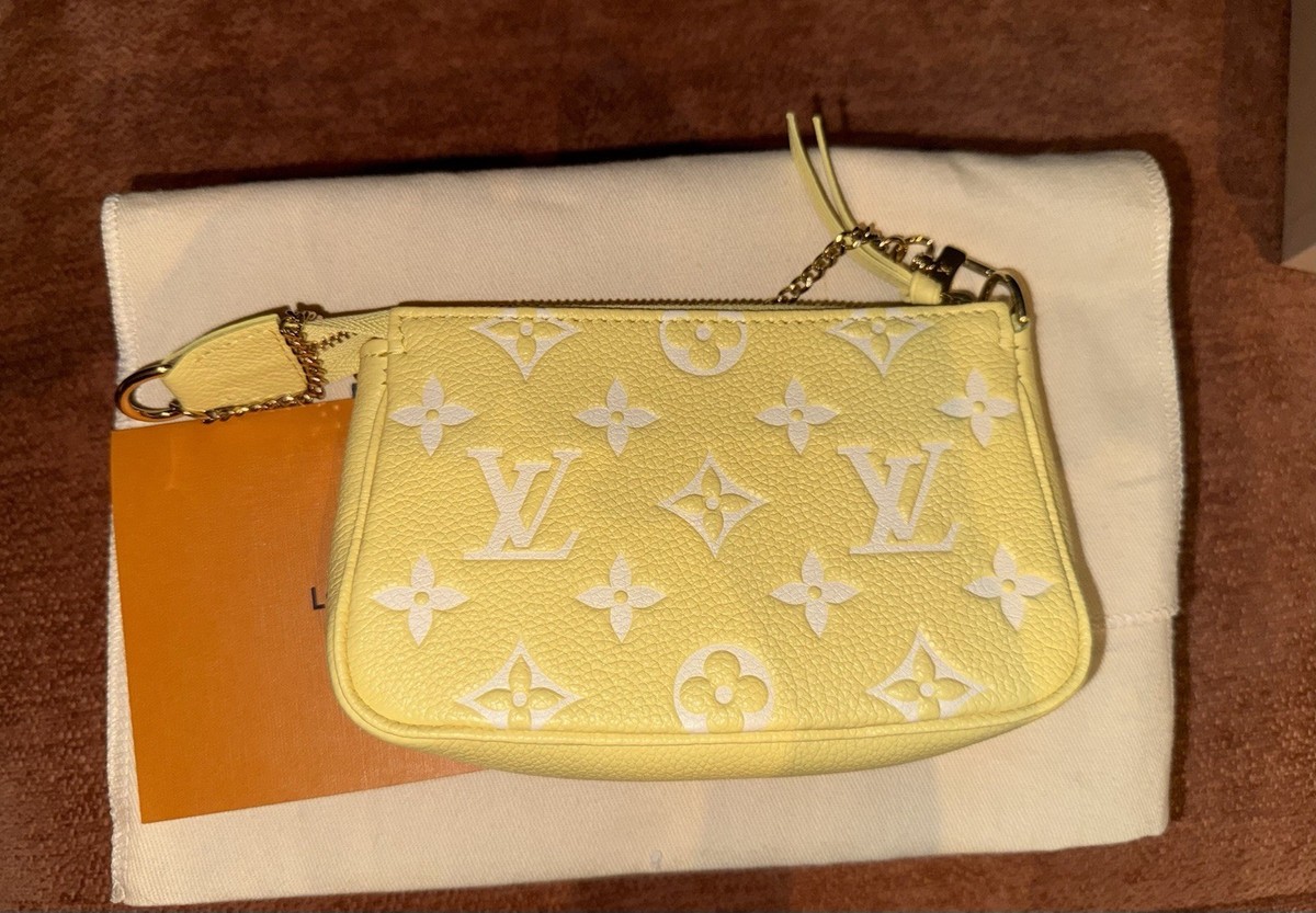 Petal Pochette Envelopes Yellow Photography