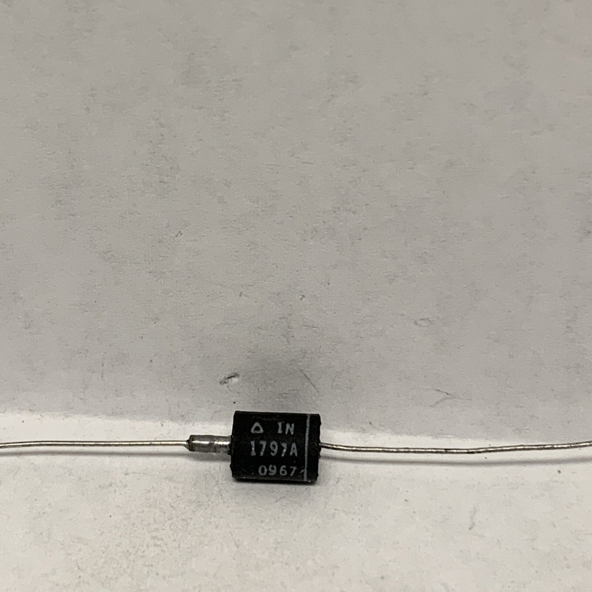 Zener Diode 100PCS DDZ5V6B 7 DDZ5V6B DIODES SOD 123 2 Zener Diode NEW