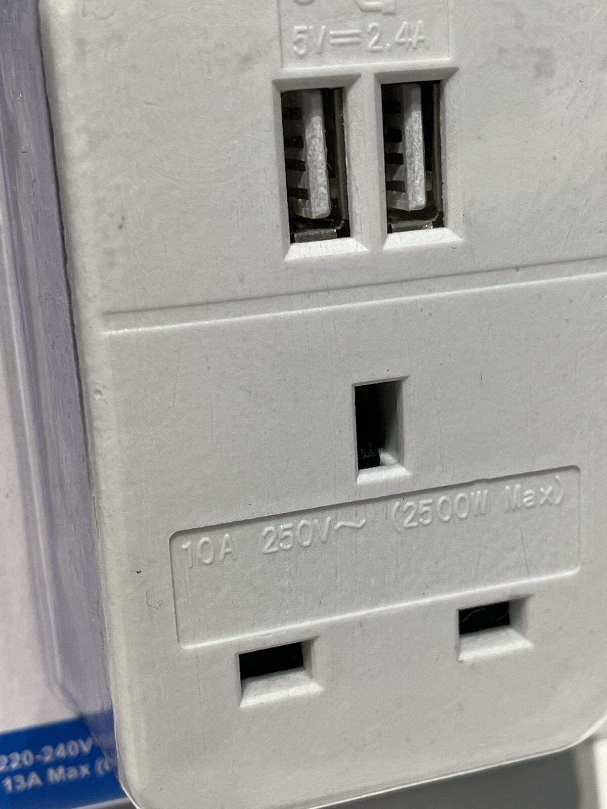 PRO-ELEC TRAVEL ADAPTOR UK 3 PIN TO EURO 2 ROUND PIN WITH TWIN USB ...