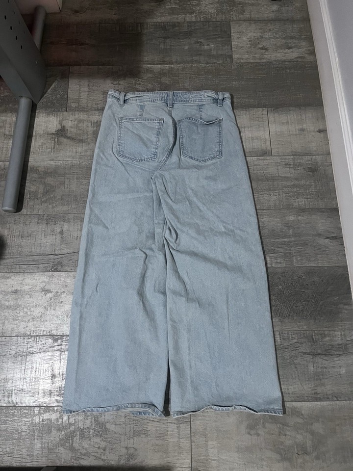 Ultra wide leg jeans! super nice wash NO FRONT POCKETS ONLY BACK! size ...