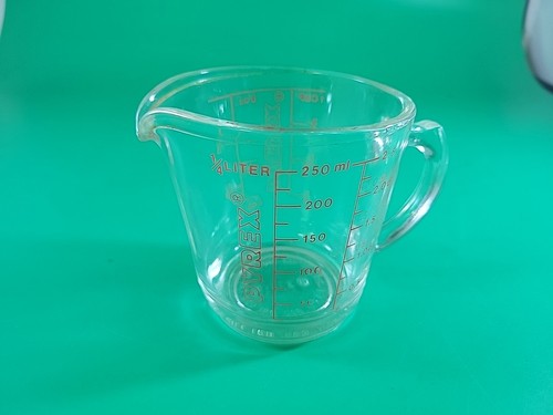 Vintage PYREX Glass 508 Measuring Cup 8oz Red Lettering Closed D-Handle ...