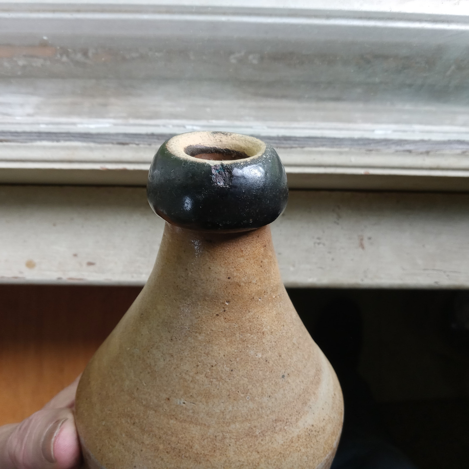 WALKER'S ROOT. EARLY SALT GLAZE STONEWARE ROOT BEER BOTTLE FROM ALBANY ...