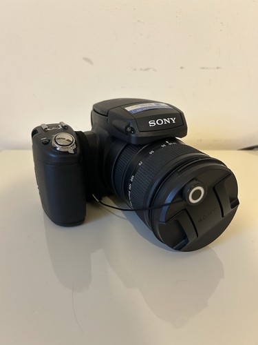 Sony Cyber-shot DSC-R1 Digital Camera (W/BATTERY AND CHARGER. NO SD ...