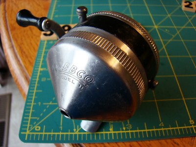 V5913 AR ZEBCO MODEL 11 EARLY SPINCAST FISHING REEL | eBay