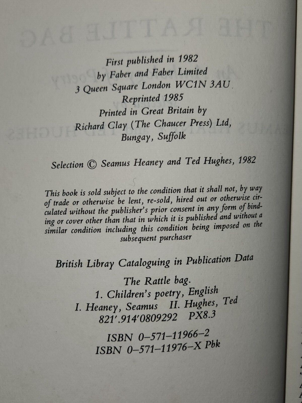 The Rattle Bag: An Anthology of Poetry: Seamus Heaney & Ted Hughes ...