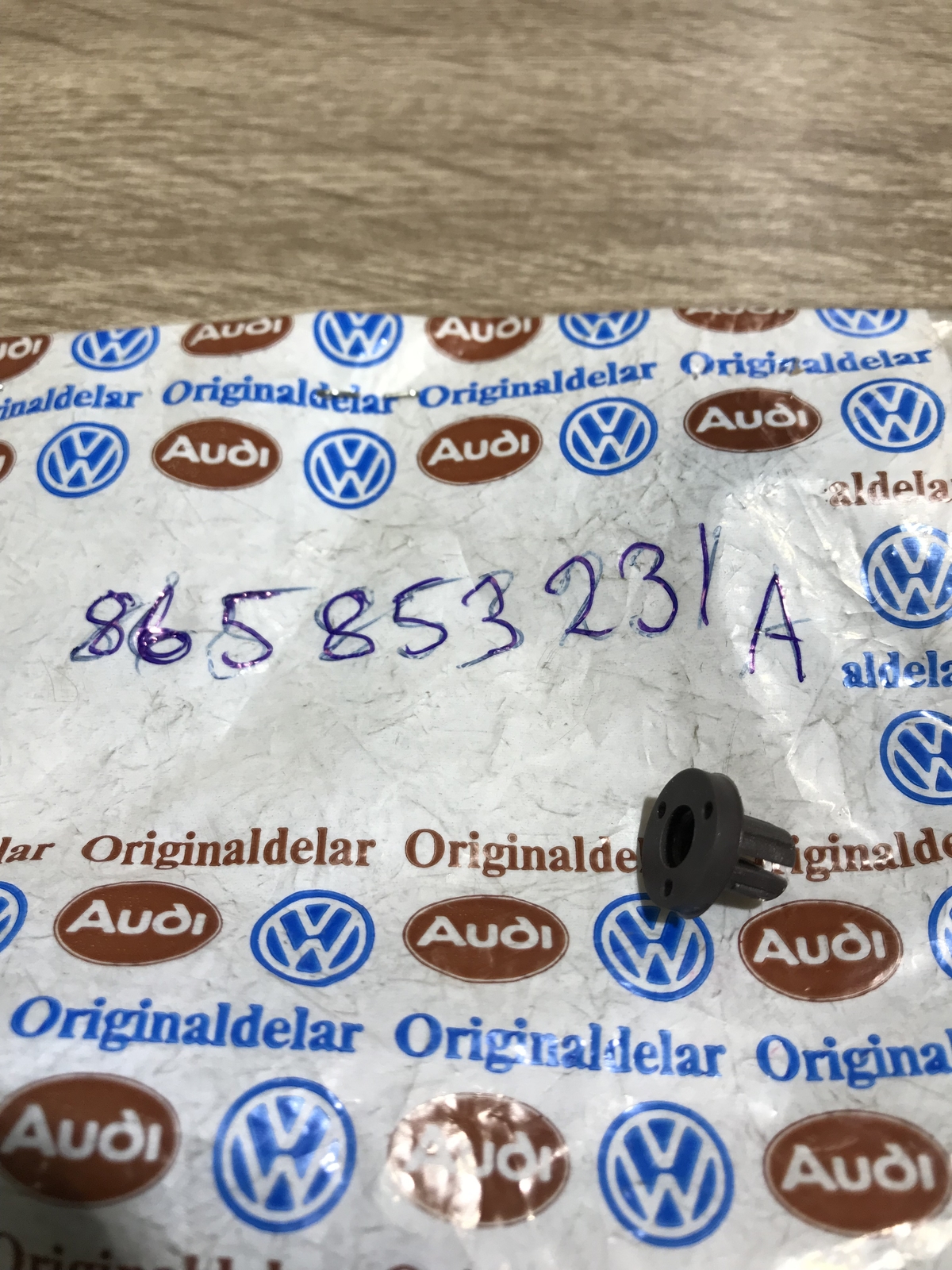 New Genuine OE VW Clip Holder Bracket Nut Cap 865853231a | eBay