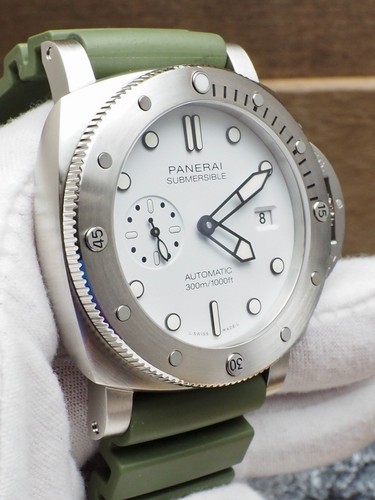 Panerai Submersible White 44 QuarantraQuattro 99% LNIB Pam01226 Y ...