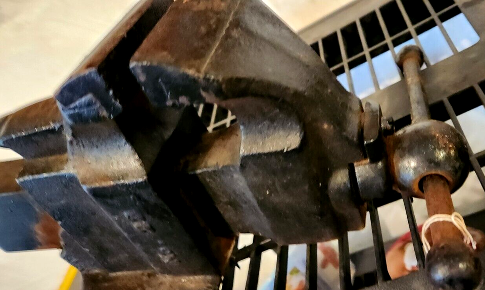 Charles Parker # 22 Very Old Very Rare Bench Vise. NOT BEAT UP! Nice | eBay