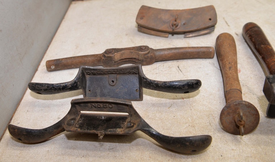 9 spoke shaves Stanley 80, & D R Barton 1832 more scraper plane ...