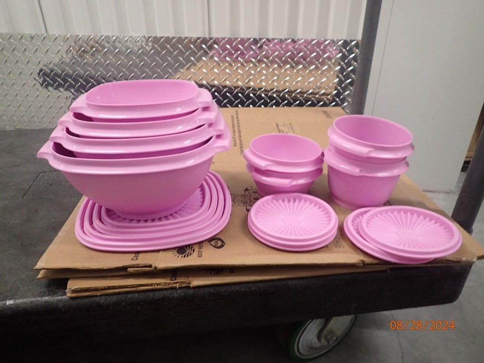 Tupperware Heritage 16-piece Square and Round Bowl Set W/ Lids Pic ...