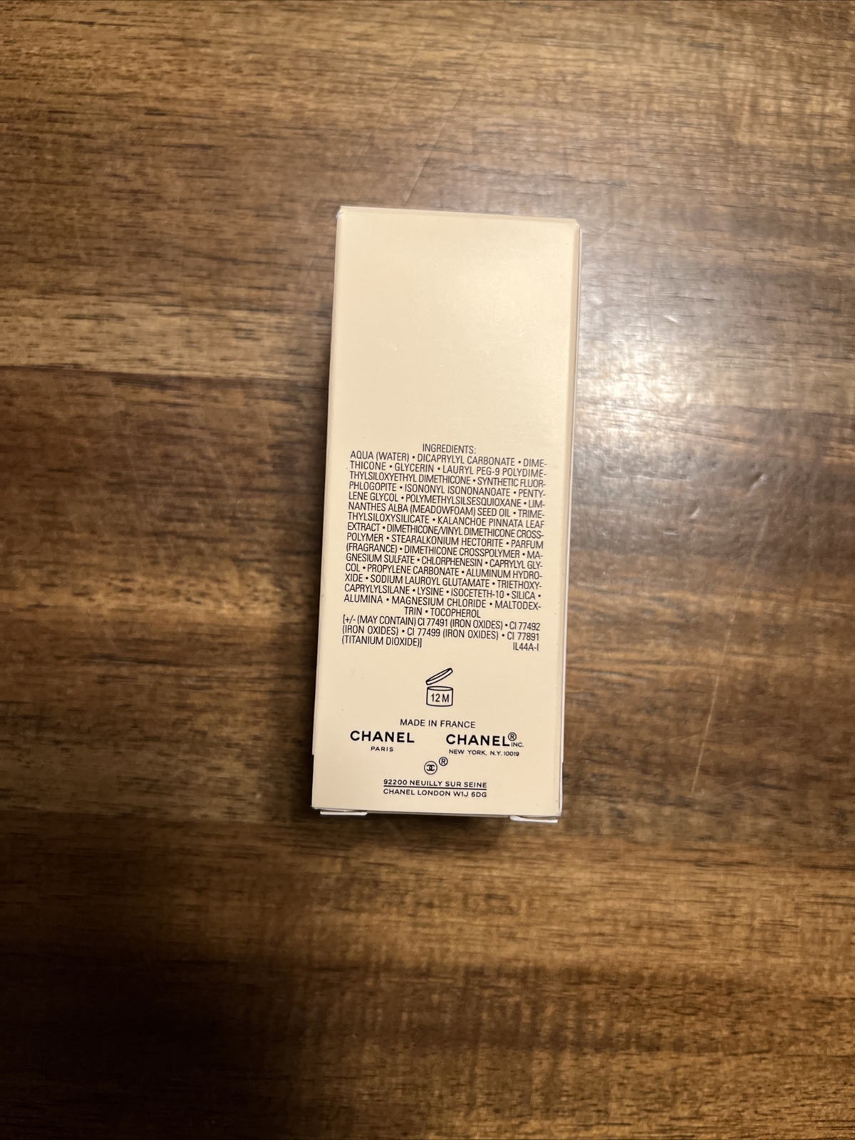 CHANEL LES BEIGES Healthy Glow Foundation Hydration and Longwear B10 ...