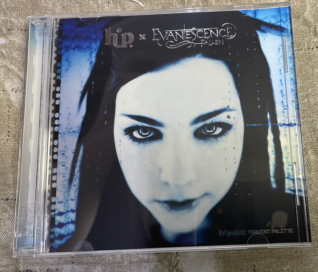 Evanescence Eye Makeup | Saubhaya Makeup